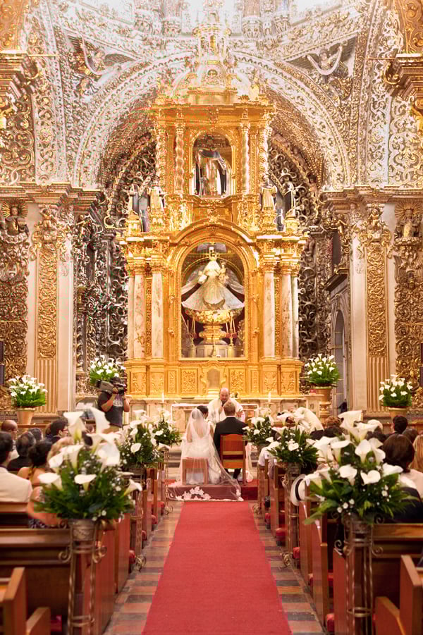 Real Wedding: Chic, Contemporary & Whimsical in Colonial Mexico ...
