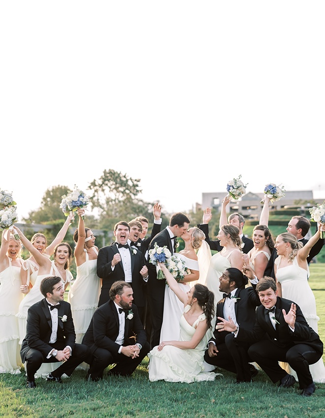 Romantic Zoo Wedding with Giraffes and Soft Blue Details | Houston ...