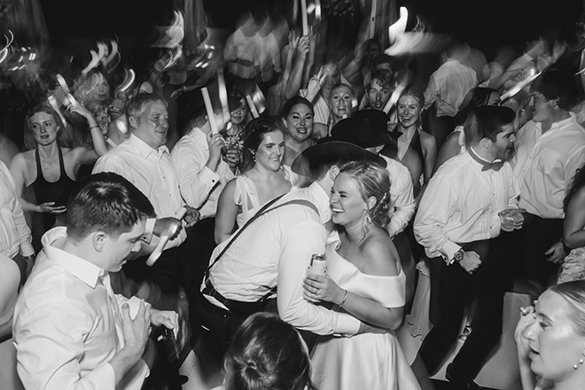 Romantic Zoo Wedding with Giraffes and Soft Blue Details | Houston ...